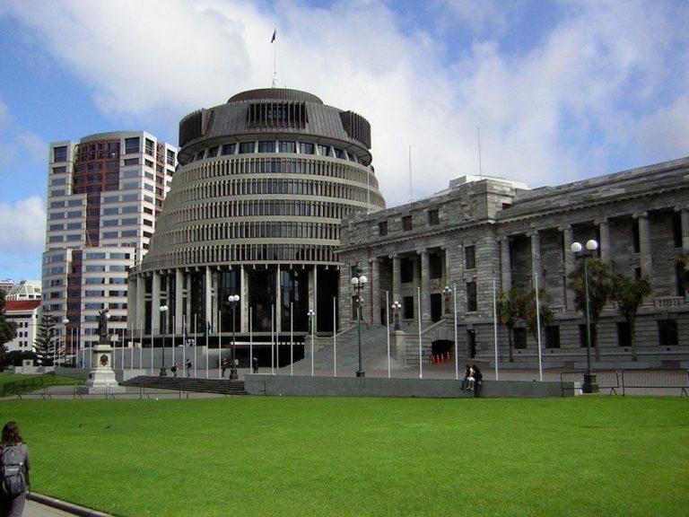“No Lolly Scramble”: $1b Cut to Government Operating Allowance
