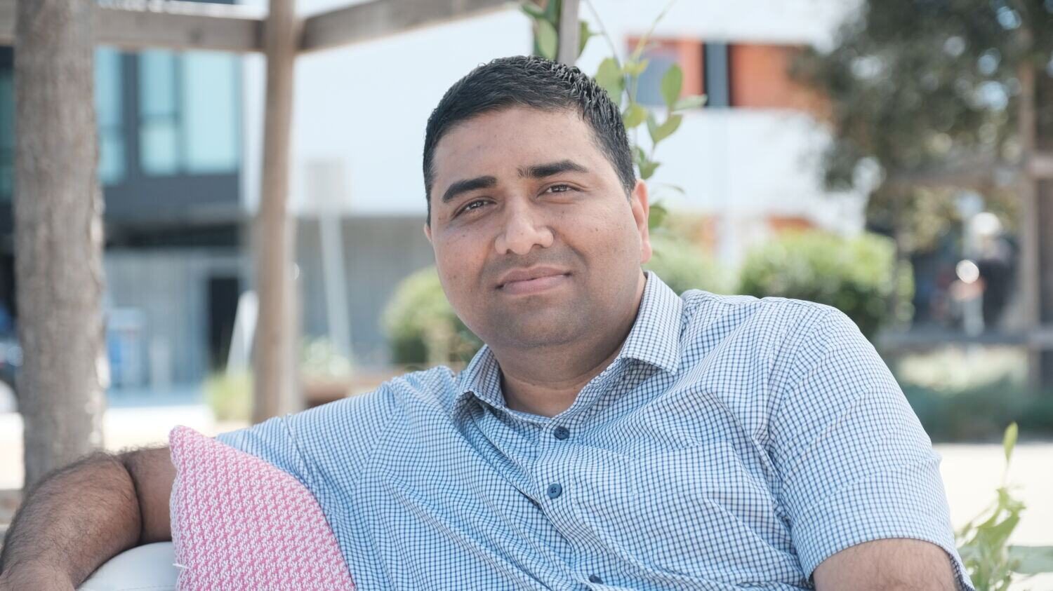 Ex-Microsoft, Google AI expert joins Apple leadership